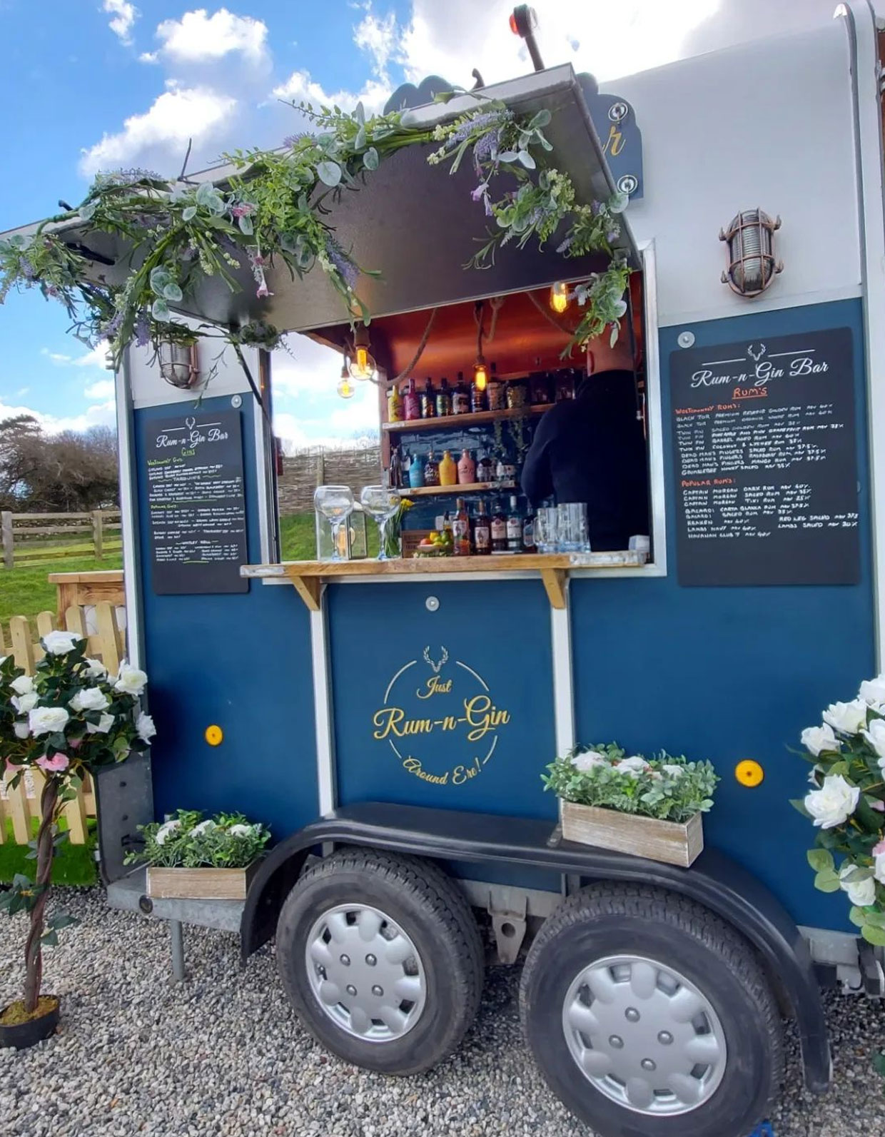 Rum-n-gin bar - Mobile events bar